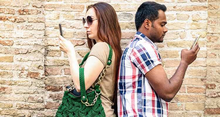 What To Do When Your Two Friends Break Up? Here's Some Solid Advice!