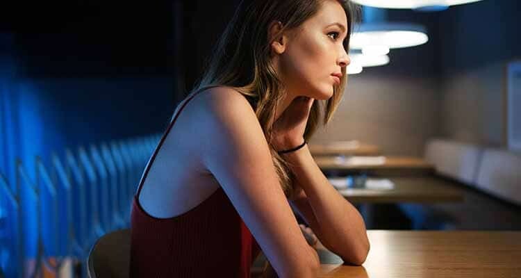 15 Reasons Your Man Never Texts You First But Always Replies To You