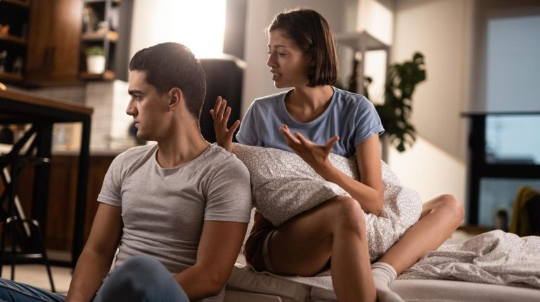 13 Signs Of Trust Issues And How To Overcome Them