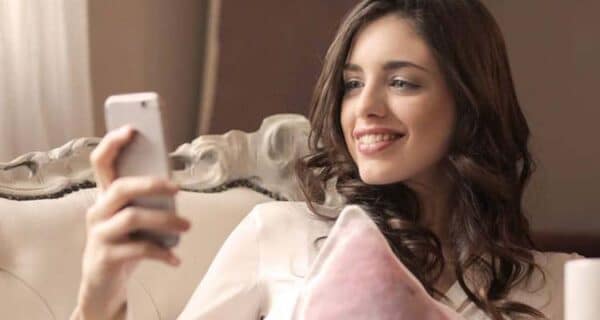 Should I Wait Or Should I Text Him First? The RULEBOOK Of Texting For Girls