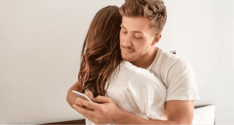 Why Do Guys Stop Texting And Then Start Again? 12 True Reasons Why