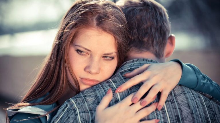 Why Am I So Insecure In My Relationship? Reasons & Ways To Cope