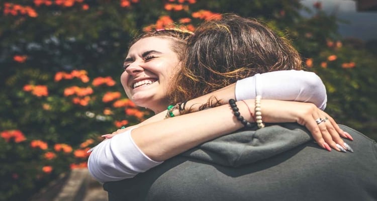Your Guide To The Basics Of Hug Etiquette