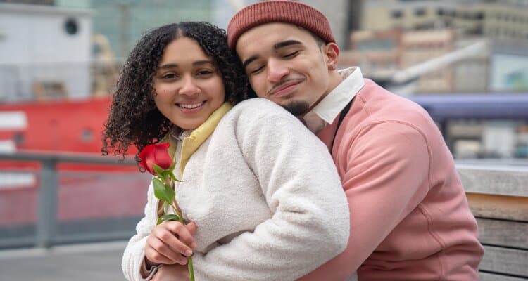 A Rundown On The 5 Stages Of A New Relationship