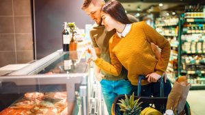 30 First Date Ideas | Cute, Fun, Creative & Memorable