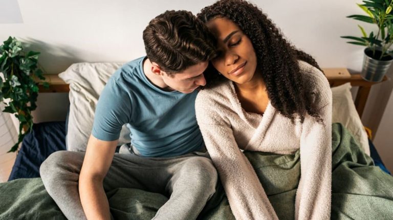 23 Signs Of Emotional Invalidation In A Relationship