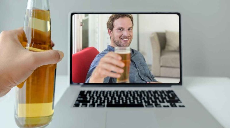 23 FaceTime Date Ideas To Strengthen Your Bond