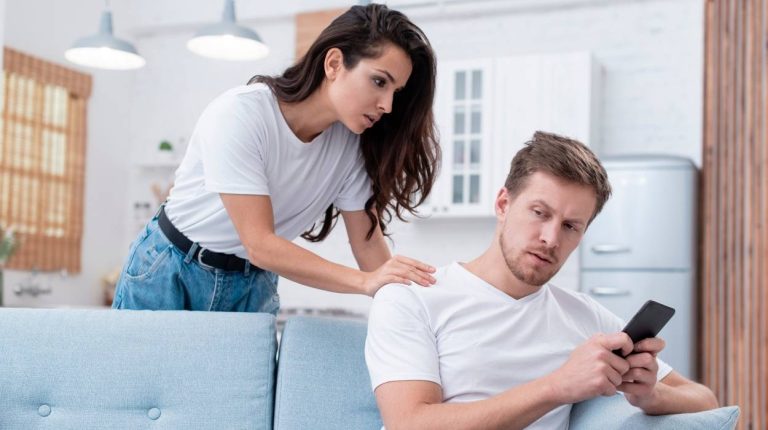 How To Know If He Disrespects You? Here Are 13 Signs Not To Ignore