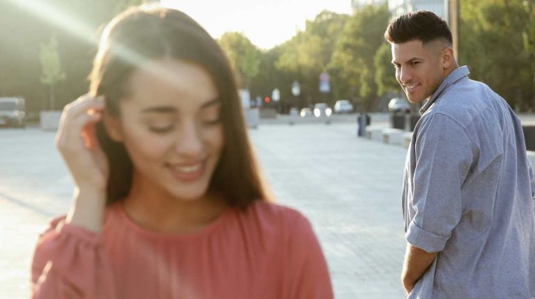 How To Tell If You Are Attractive? 17 Signs You Are An Attractive Woman