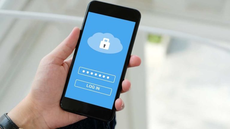 15 Cell Phone Cheating Signs That Confirm Infidelity