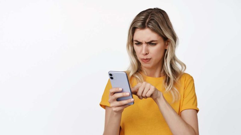 Why Do Guys Stop Texting And Then Start Again? 12 True Reasons Why