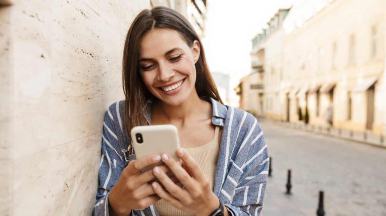 35 Cute Ways To Say I Like You Over Text